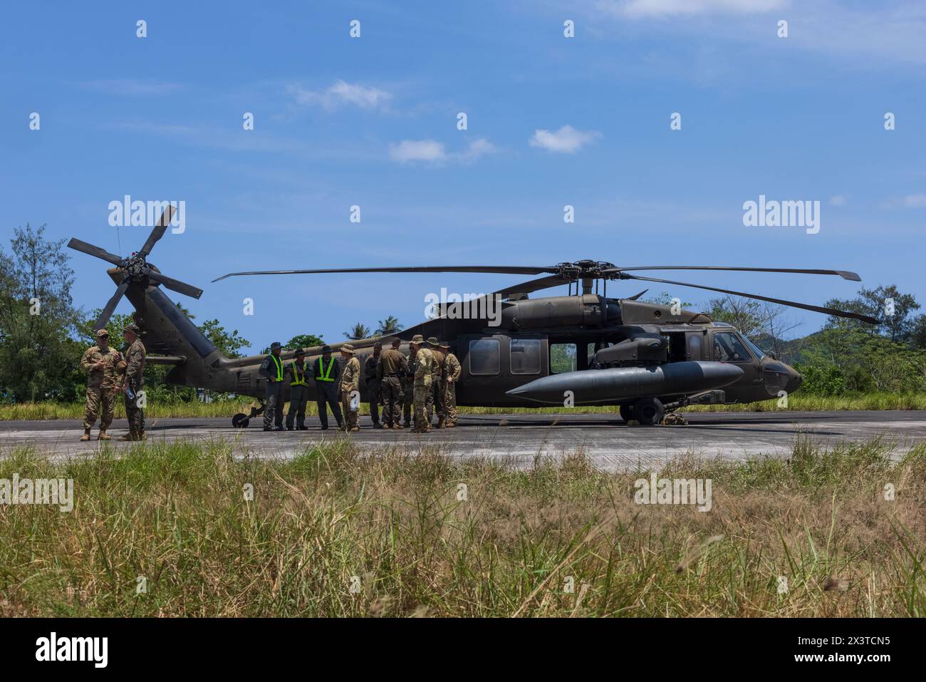 U.S. Marines with 3rd Littoral Combat Team, 3rd Marine Littoral ...