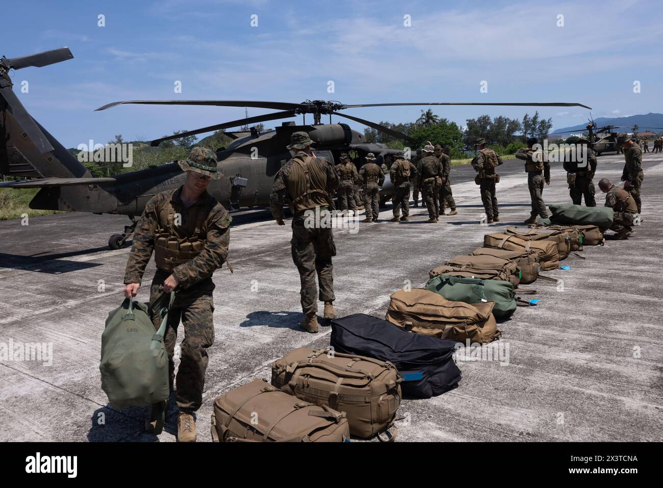 U.S. Marines with 3rd Littoral Combat Team, 3rd Marine Littoral ...