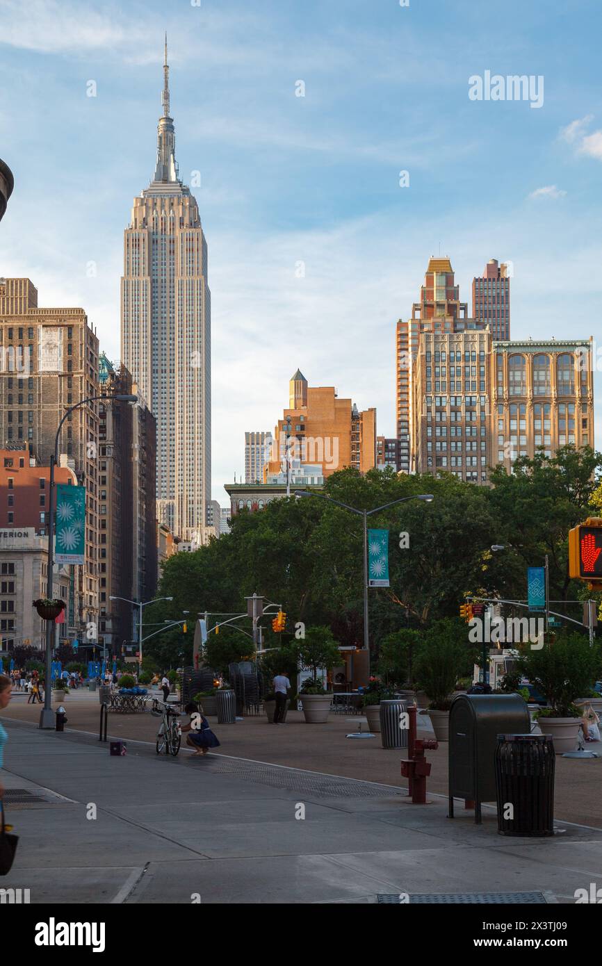 Tall buildings union square new hi-res stock photography and images - Alamy