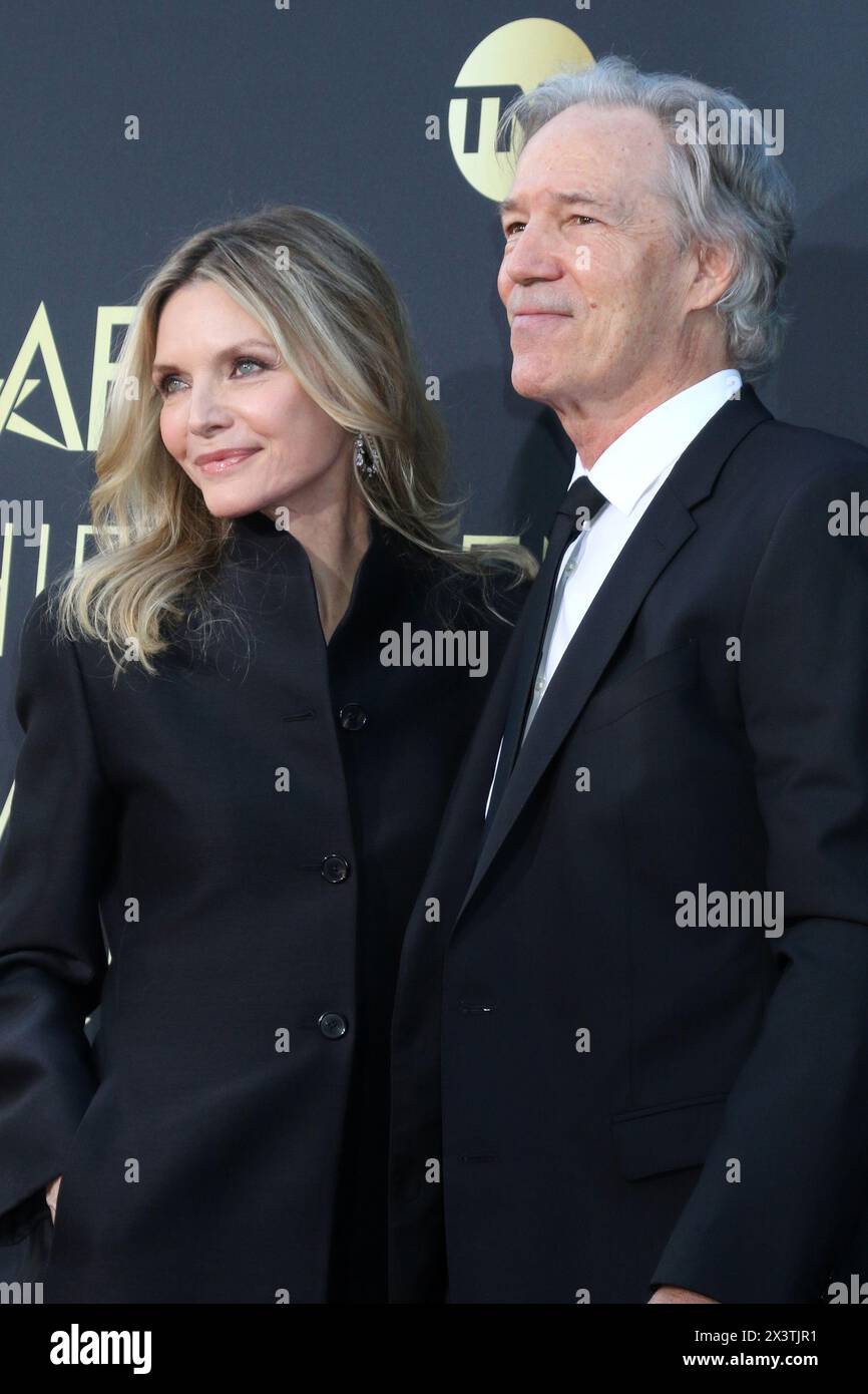 Michelle pfeiffer david kelley hi-res stock photography and images - Alamy