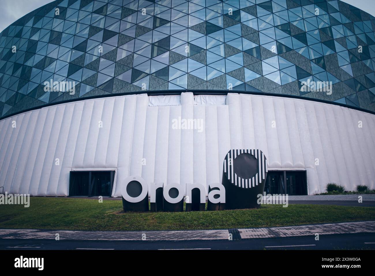 Orona image elevator hi-res stock photography and images - Alamy