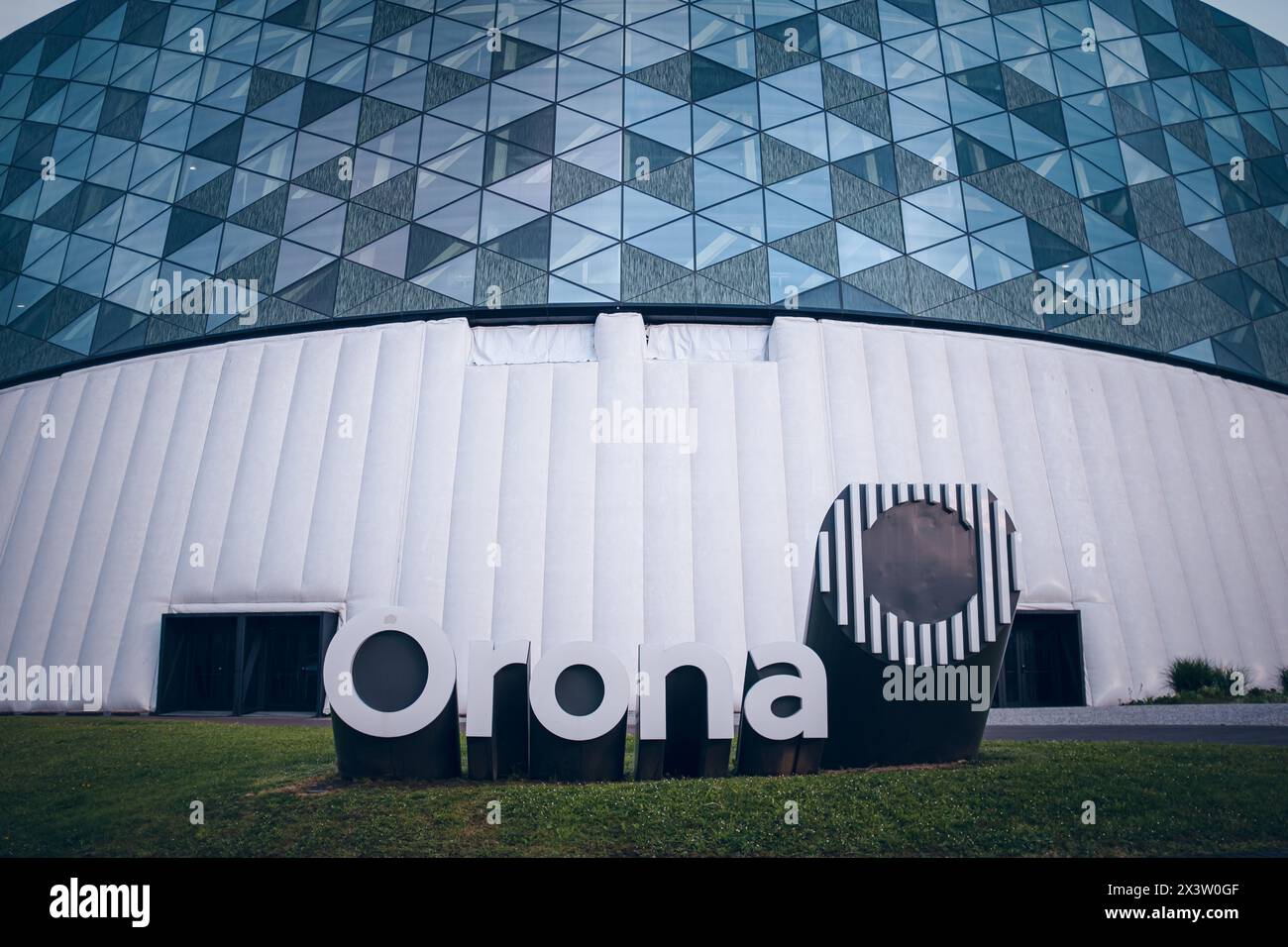 Orona image elevator hi-res stock photography and images - Alamy