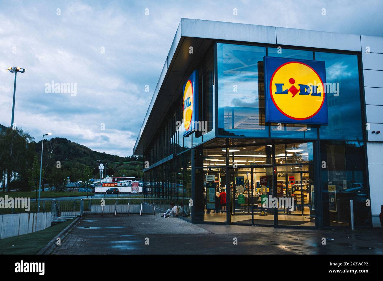 Lidl supermarket foto hi-res stock photography and images - Alamy