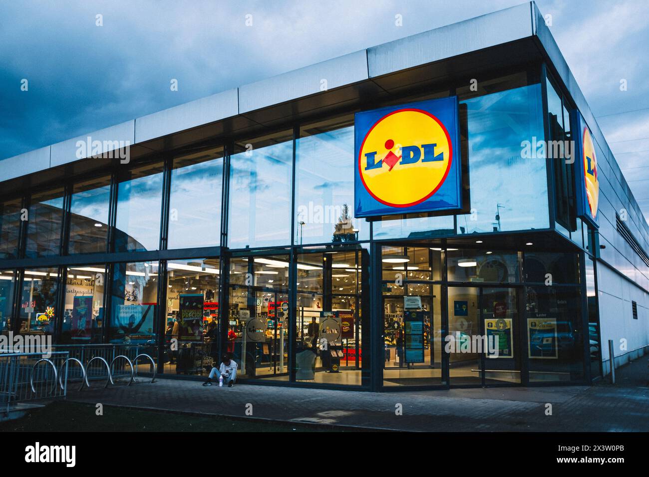 Lidl imagen hi-res stock photography and images - Alamy