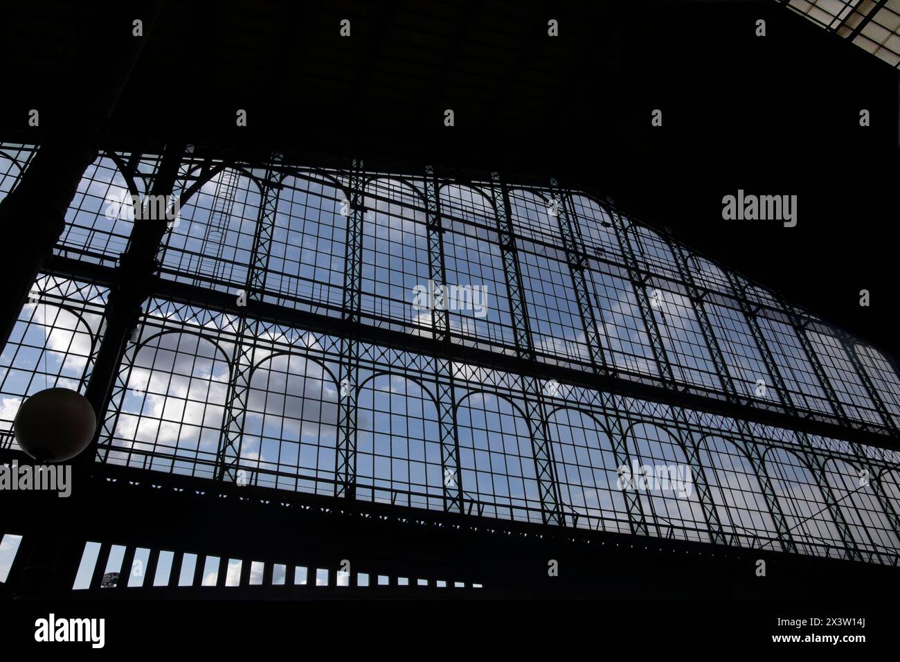 Structure du train hi-res stock photography and images - Alamy