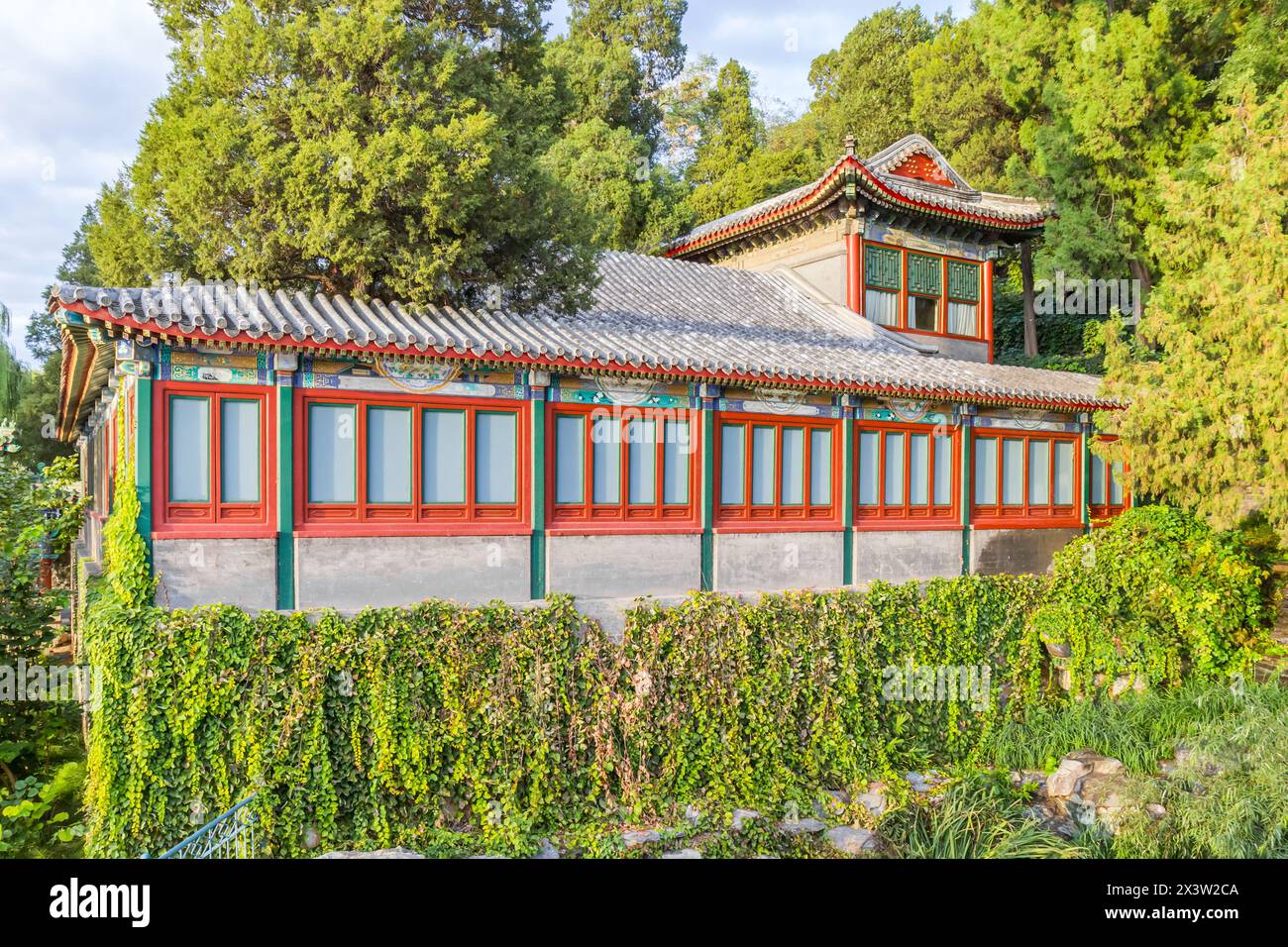 Historic house in Beihai Park in Beijing, China Stock Photo - Alamy