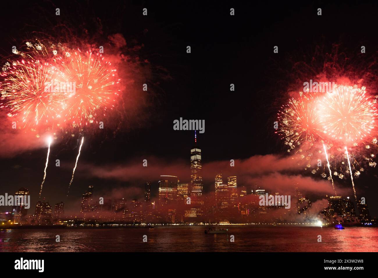 New York Manhattan fireworks. New York Fireworks over Manhattan. New ...
