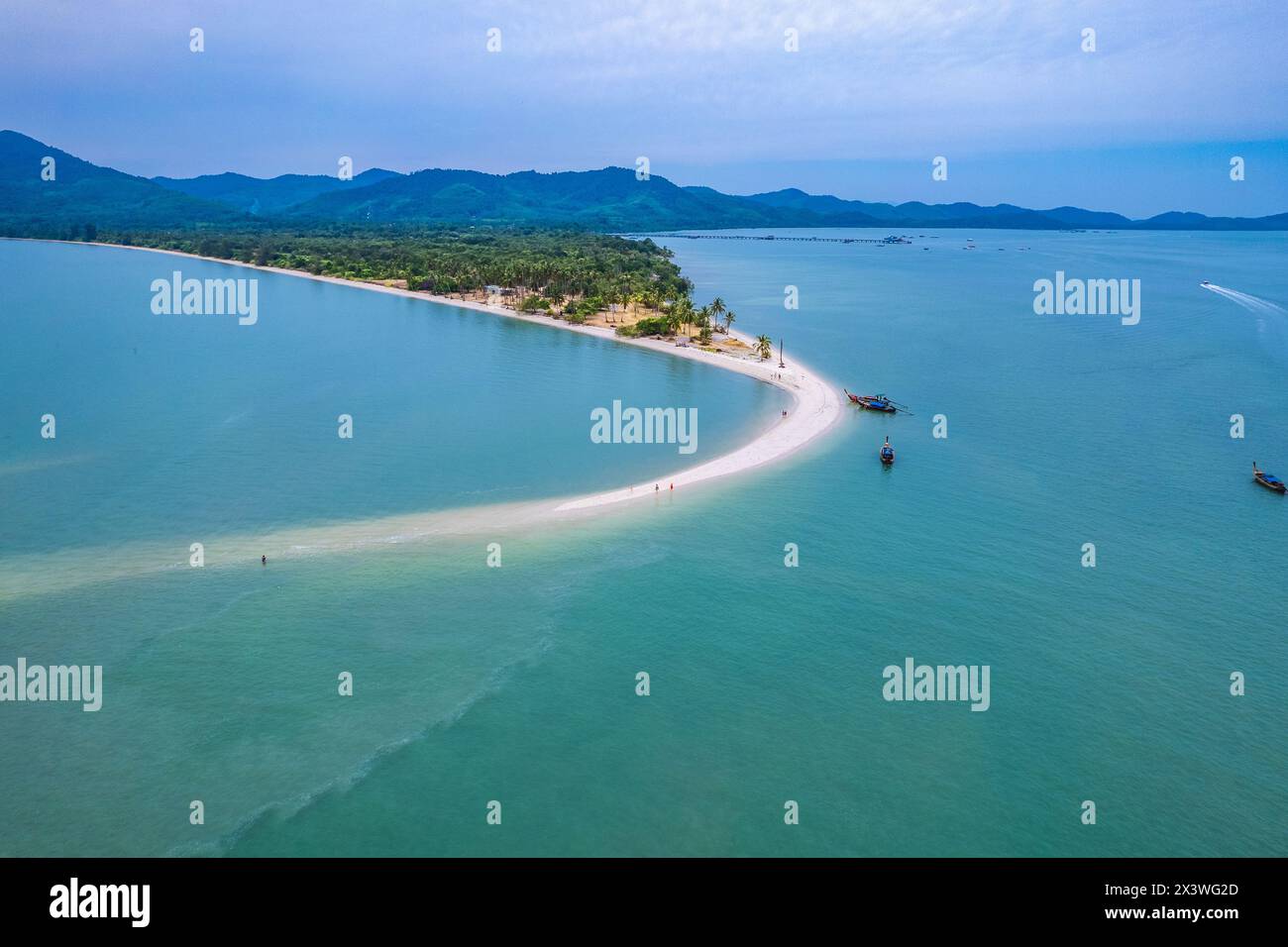 Tropical sand spit aerial view hi-res stock photography and images - Alamy