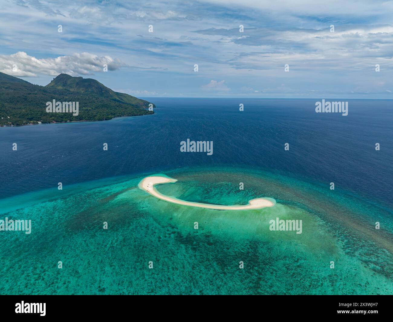 Beautiful sandbar formation with turquoise sea water and waves in White ...