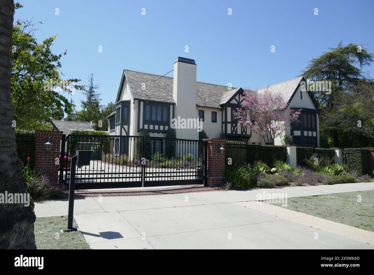 Los Angeles, California, USA 28th April 2024 The Getty House, official ...
