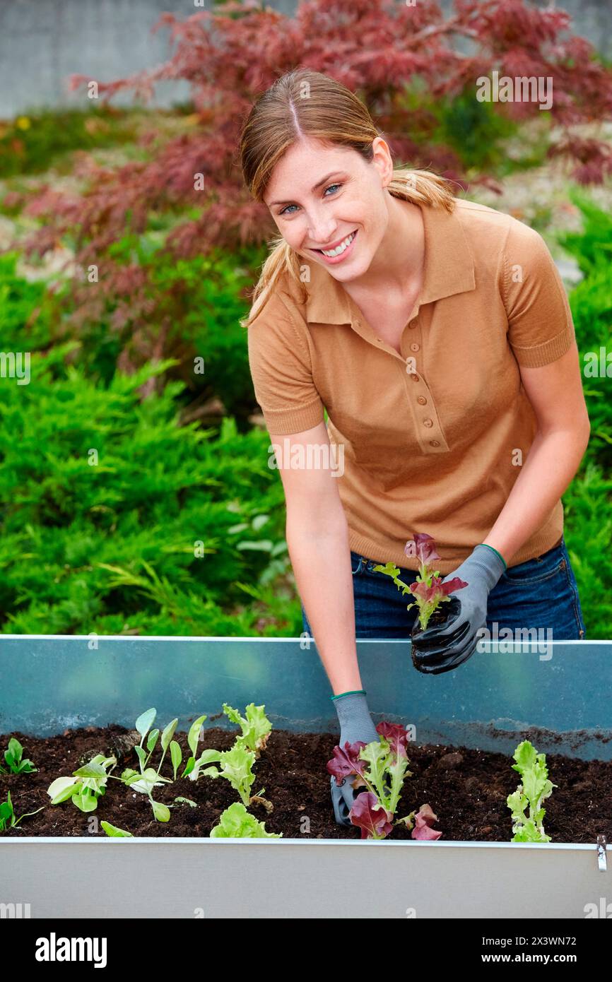 Planting depth hi-res stock photography and images - Alamy