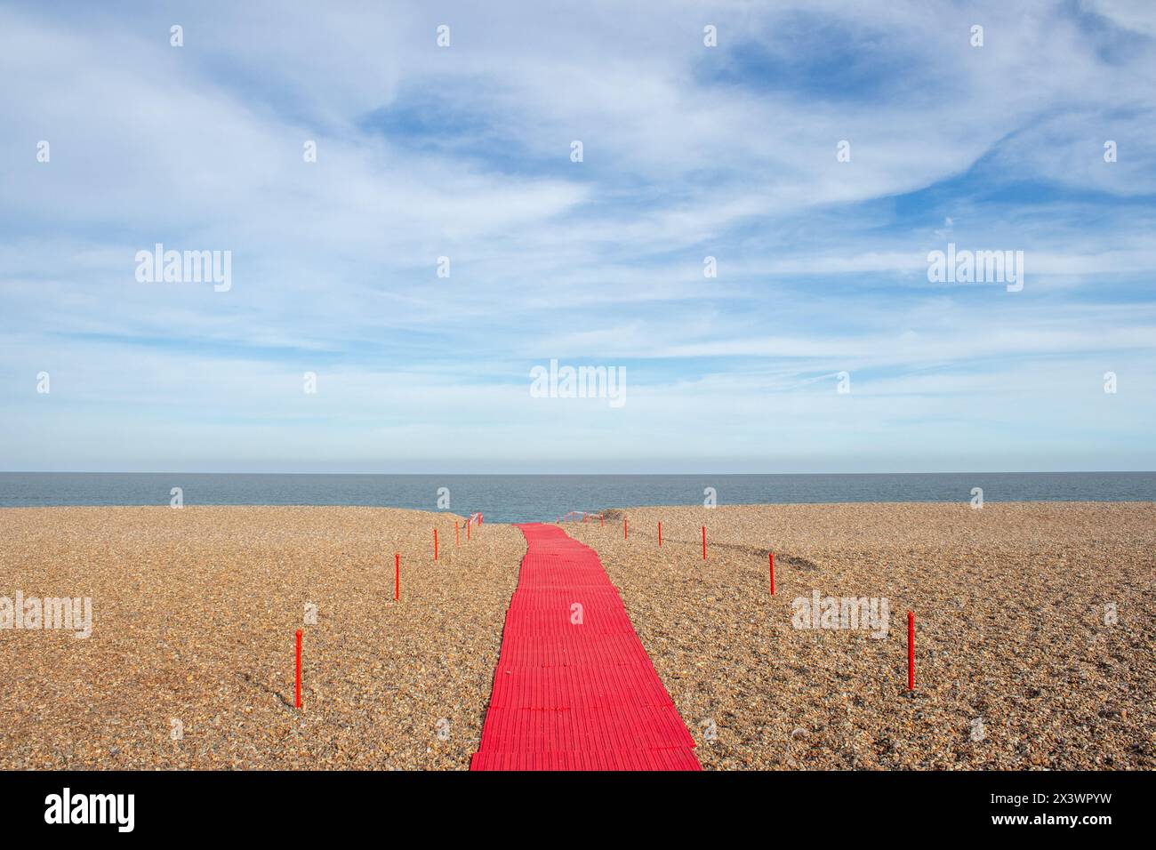 Red carpet on beach hi-res stock photography and images - Alamy