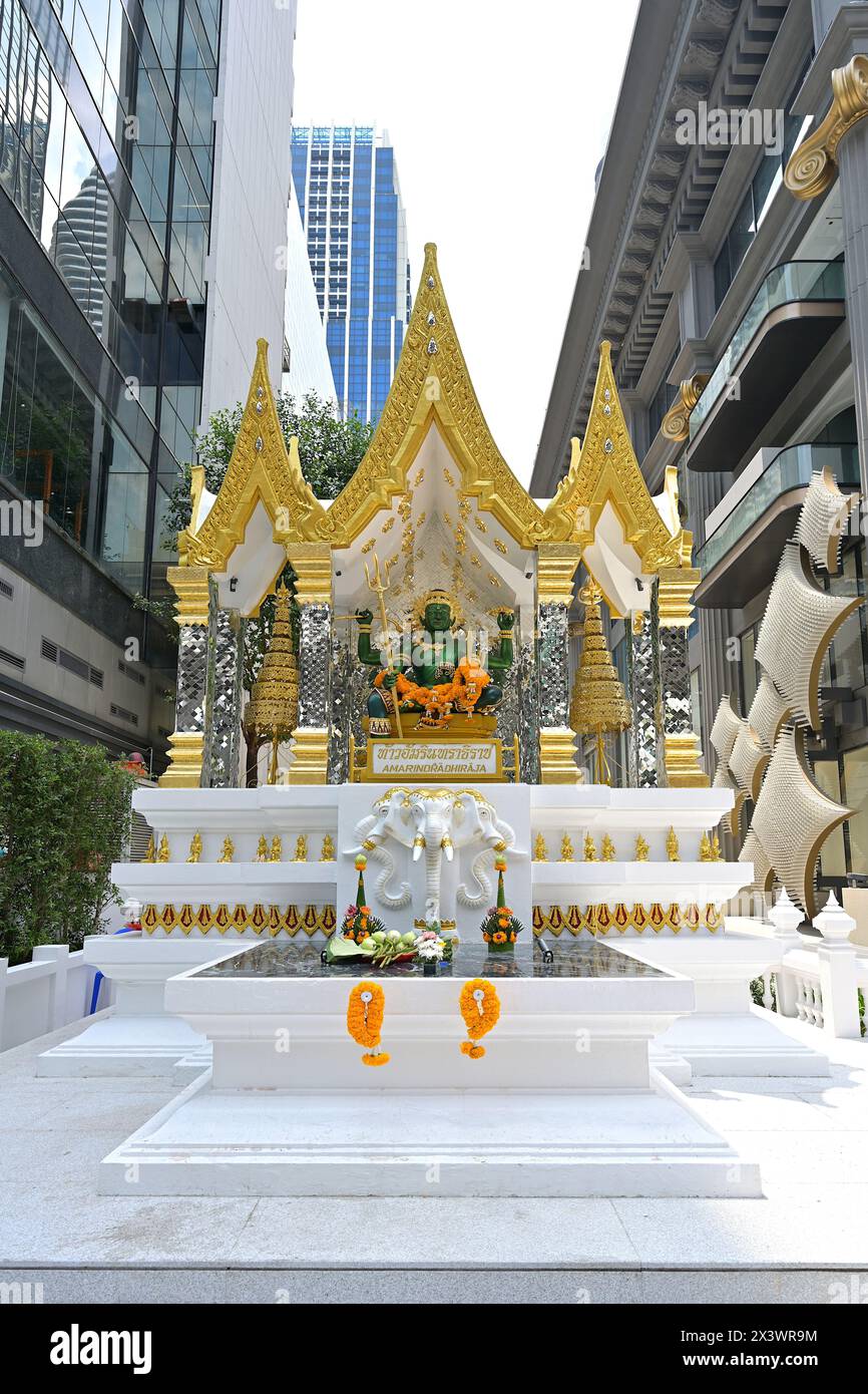 A popular Indra shrine at Ratchaprasong junction in front of Amarin ...