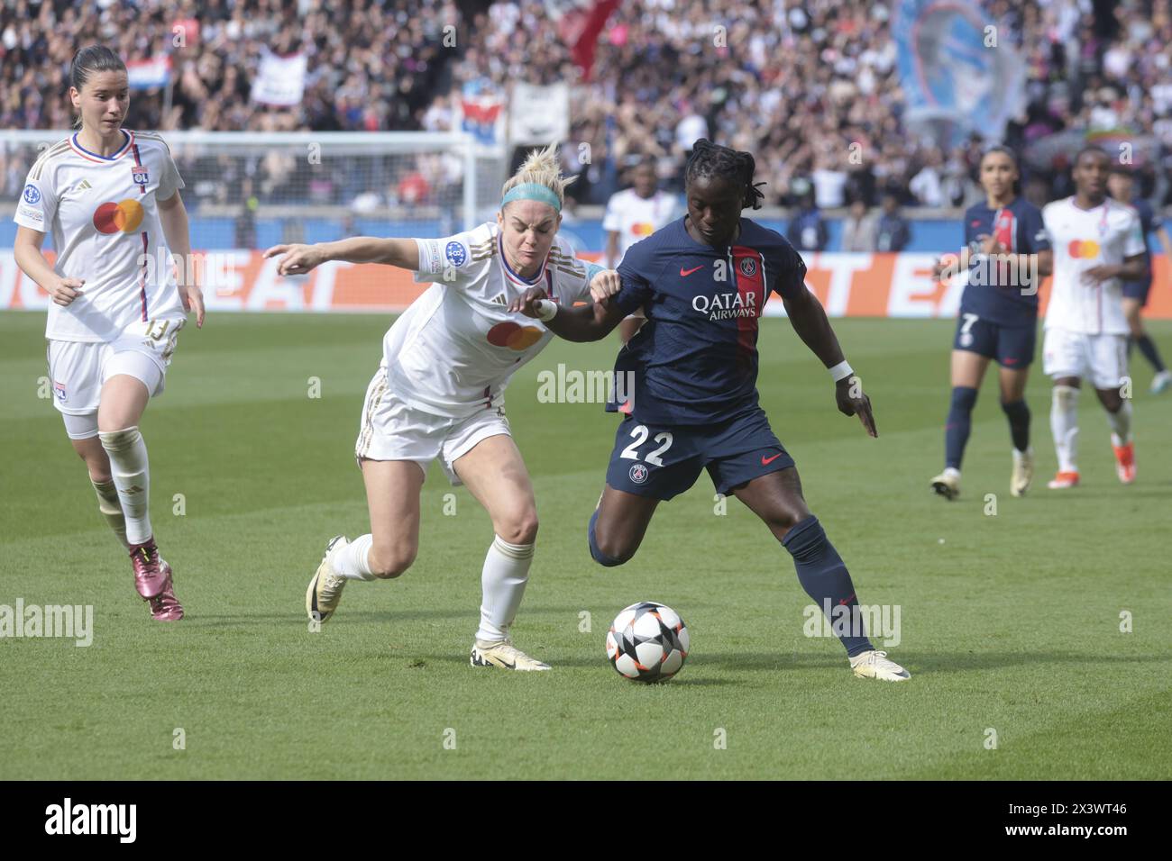 Ellie Carpenter of Lyon, Tabitha Chawinga of PSG during the UEFA Women ...