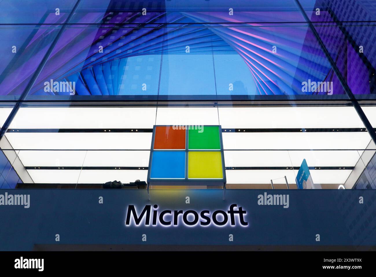 USA. New York city. Manhattan. The fifth avenue. The Microsoft shop ...