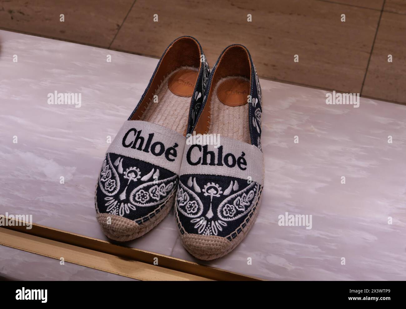 CHLOE' SHOES FOR WOMEN ON DISPLAY INSIDE THE FASHION STORE Stock Photo ...