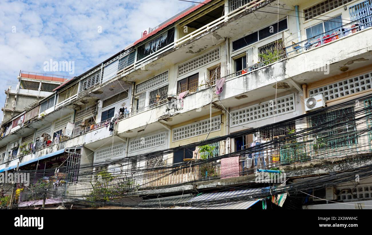 old run down houses in phnom penh city center Stock Photo - Alamy