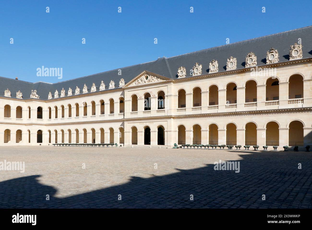 La France. Paris. 7th district. Les Invalides. The courtyard Stock ...
