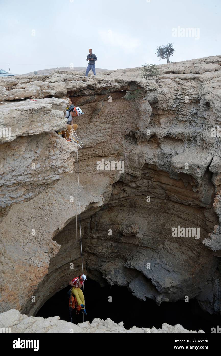 Sultanate of Oman, AS Sharqiyah region, Salma plateau, cave of Majlis ...
