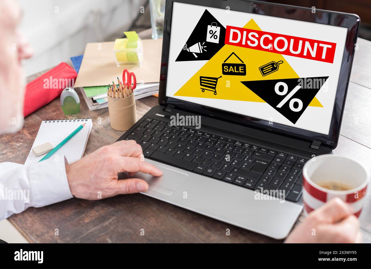 Discount concept shown on a laptop screen Stock Photo - Alamy