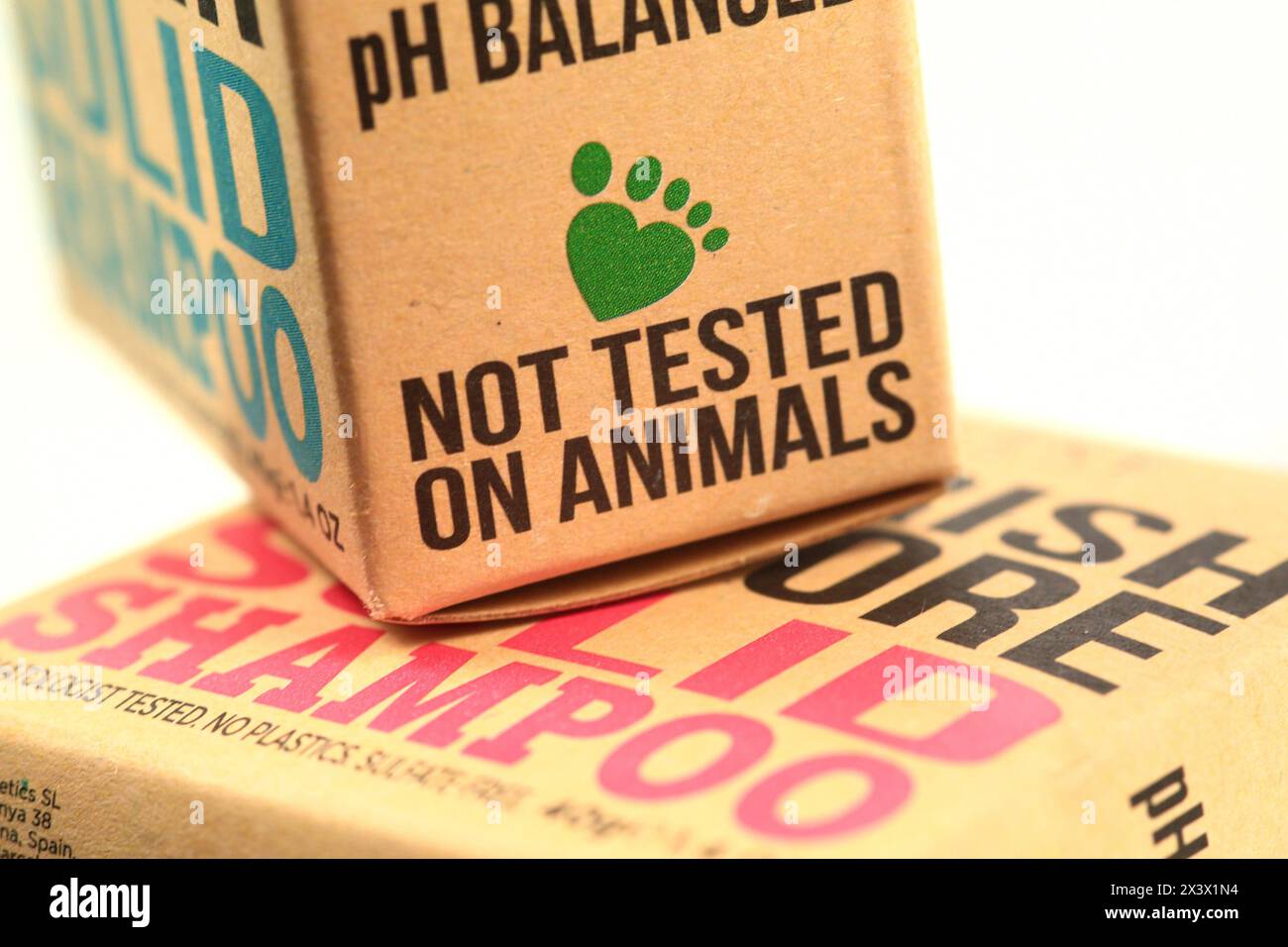 Cosmetics test on animal hi-res stock photography and images - Alamy