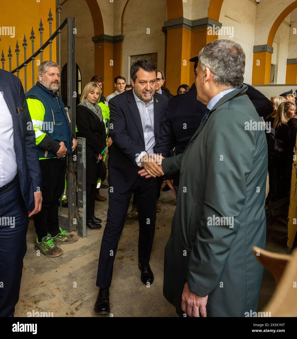 IL Ministro Matteo Salvini al Sopralluogo al cantiere della Caserma ...