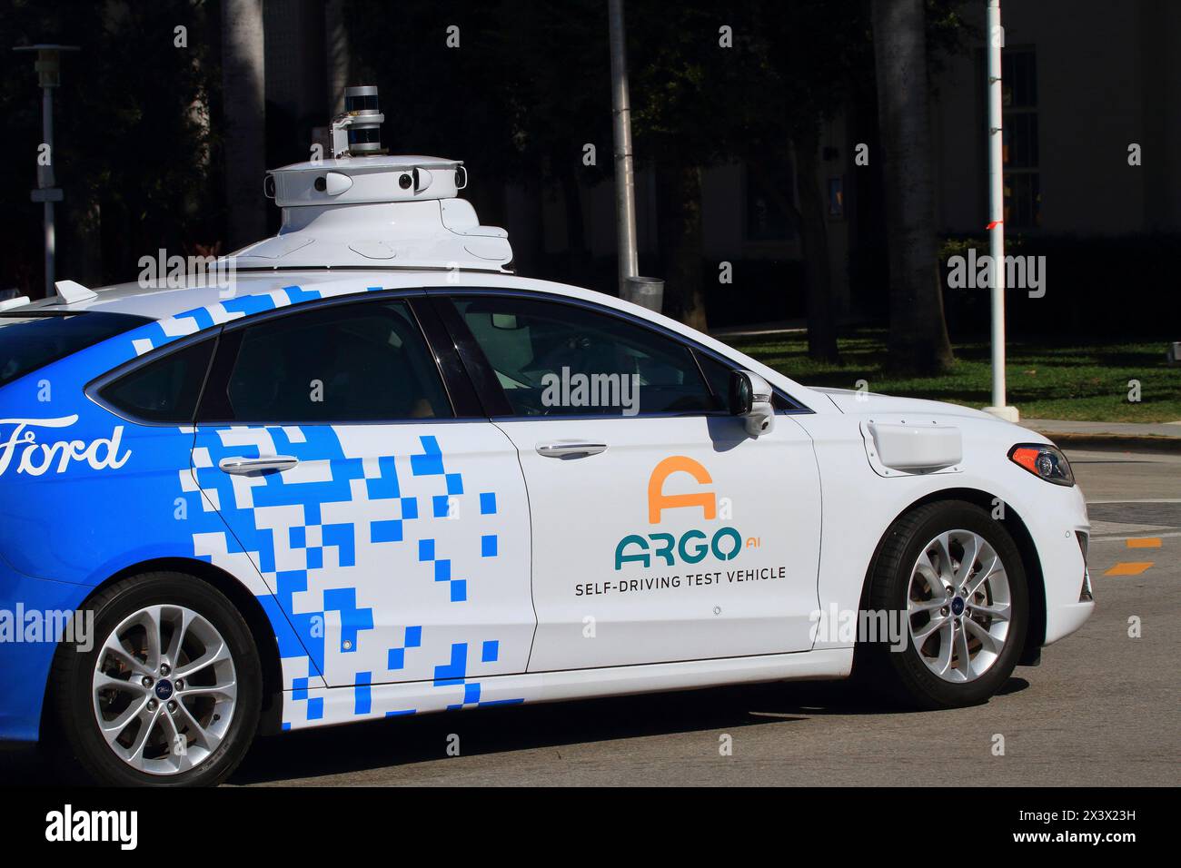 Driverless car in real test on the streets of Miami Stock Photo - Alamy