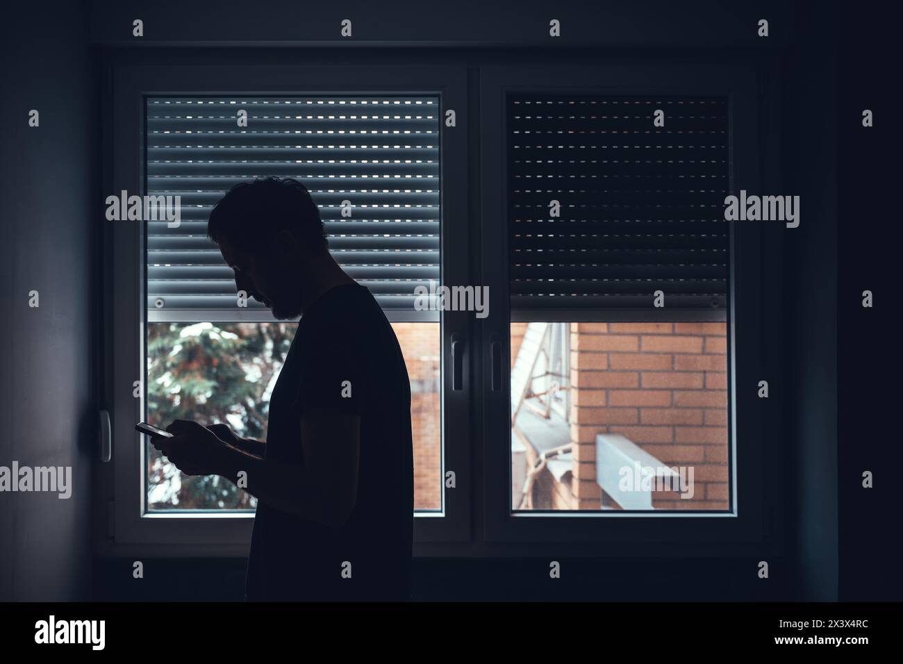 Mobile phone dark room hi-res stock photography and images - Alamy