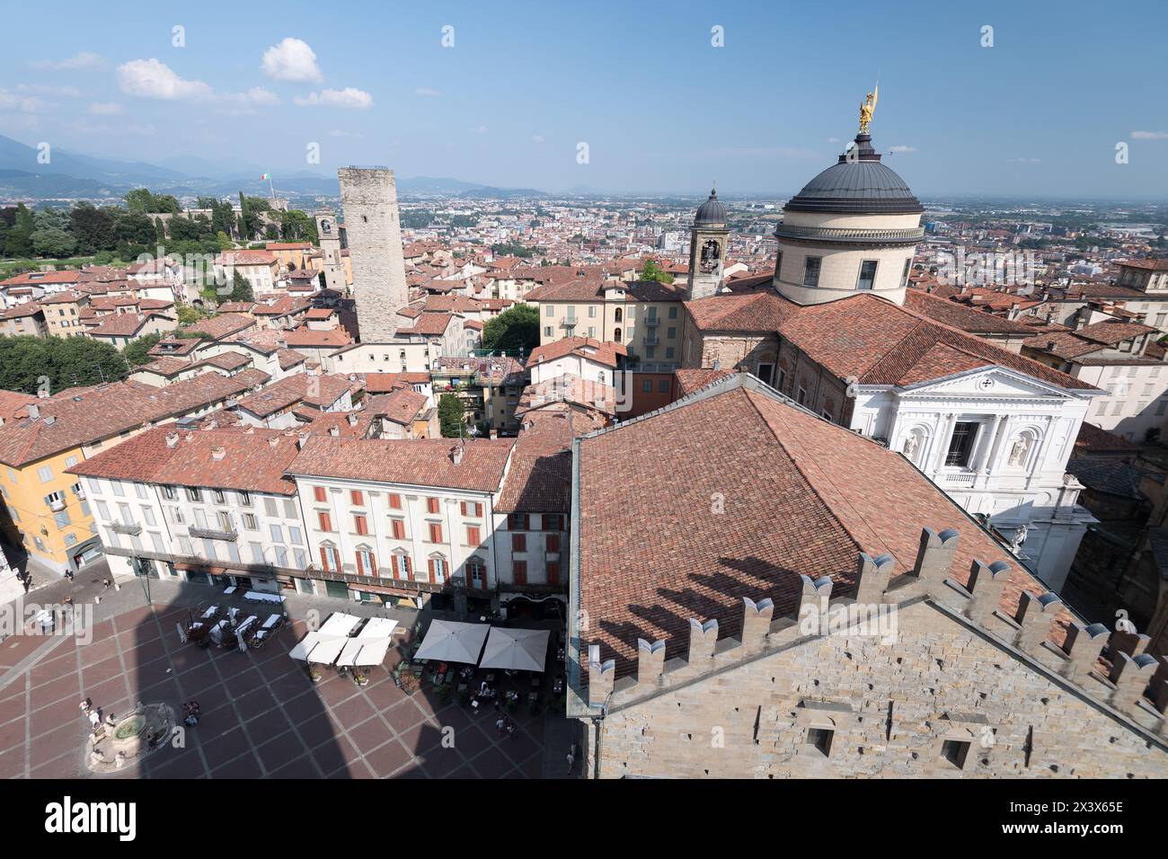 Torre neo hi-res stock photography and images - Alamy