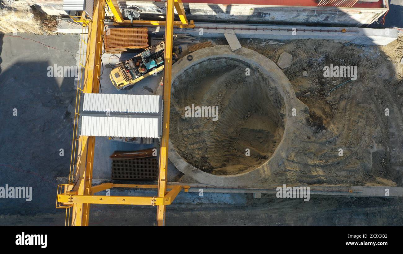Deep shaft hi-res stock photography and images - Alamy
