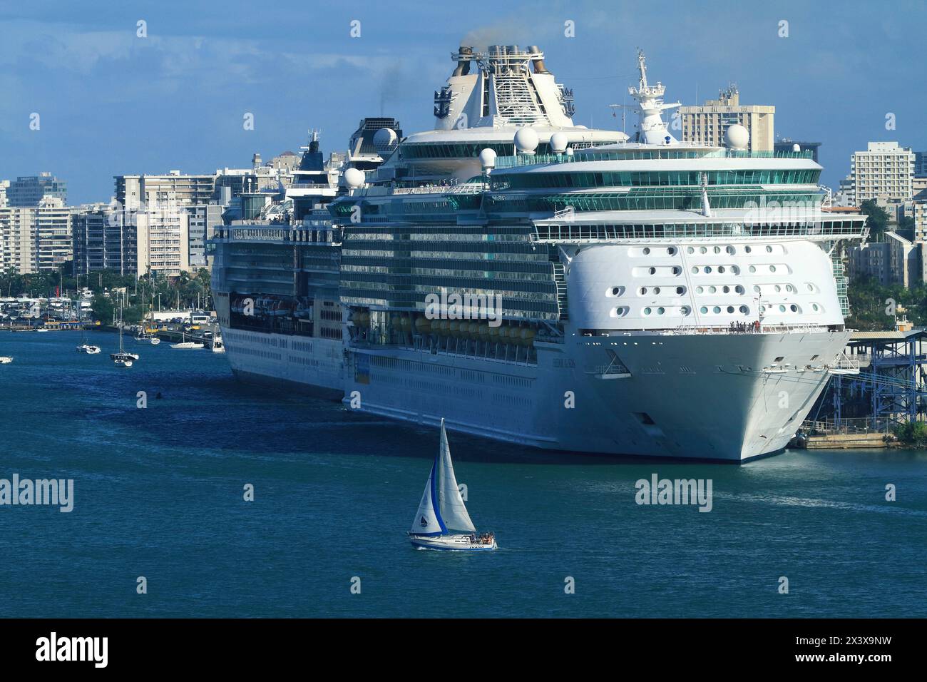 Usa, Porto Rico, San Juan. Cruise ships Stock Photo - Alamy