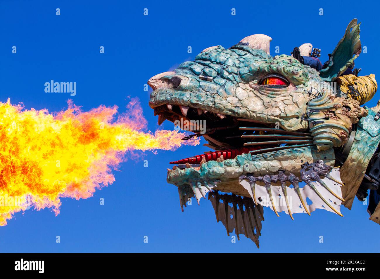 Fire flame show on street hi-res stock photography and images - Alamy