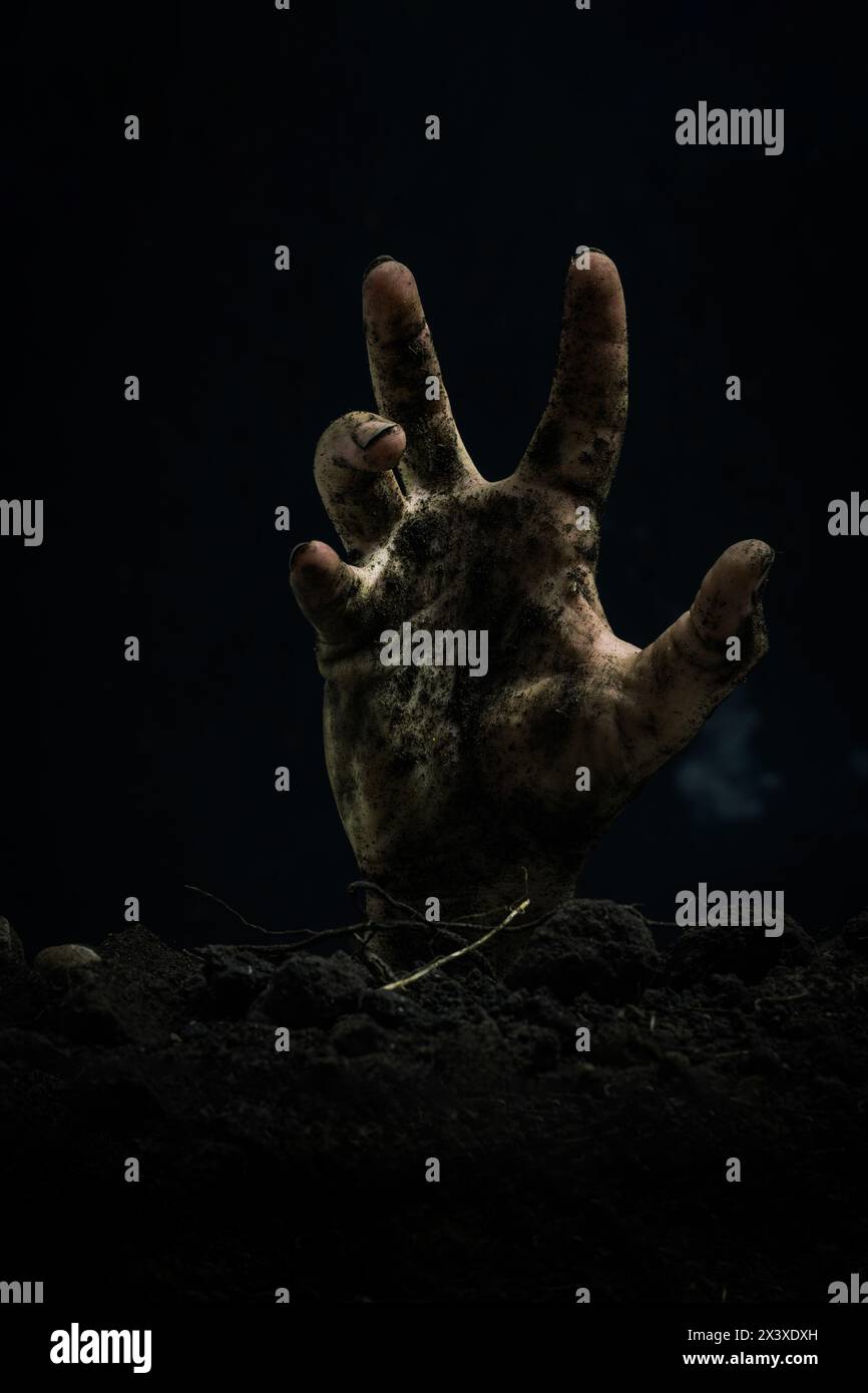 Monster costume for film hi-res stock photography and images - Alamy