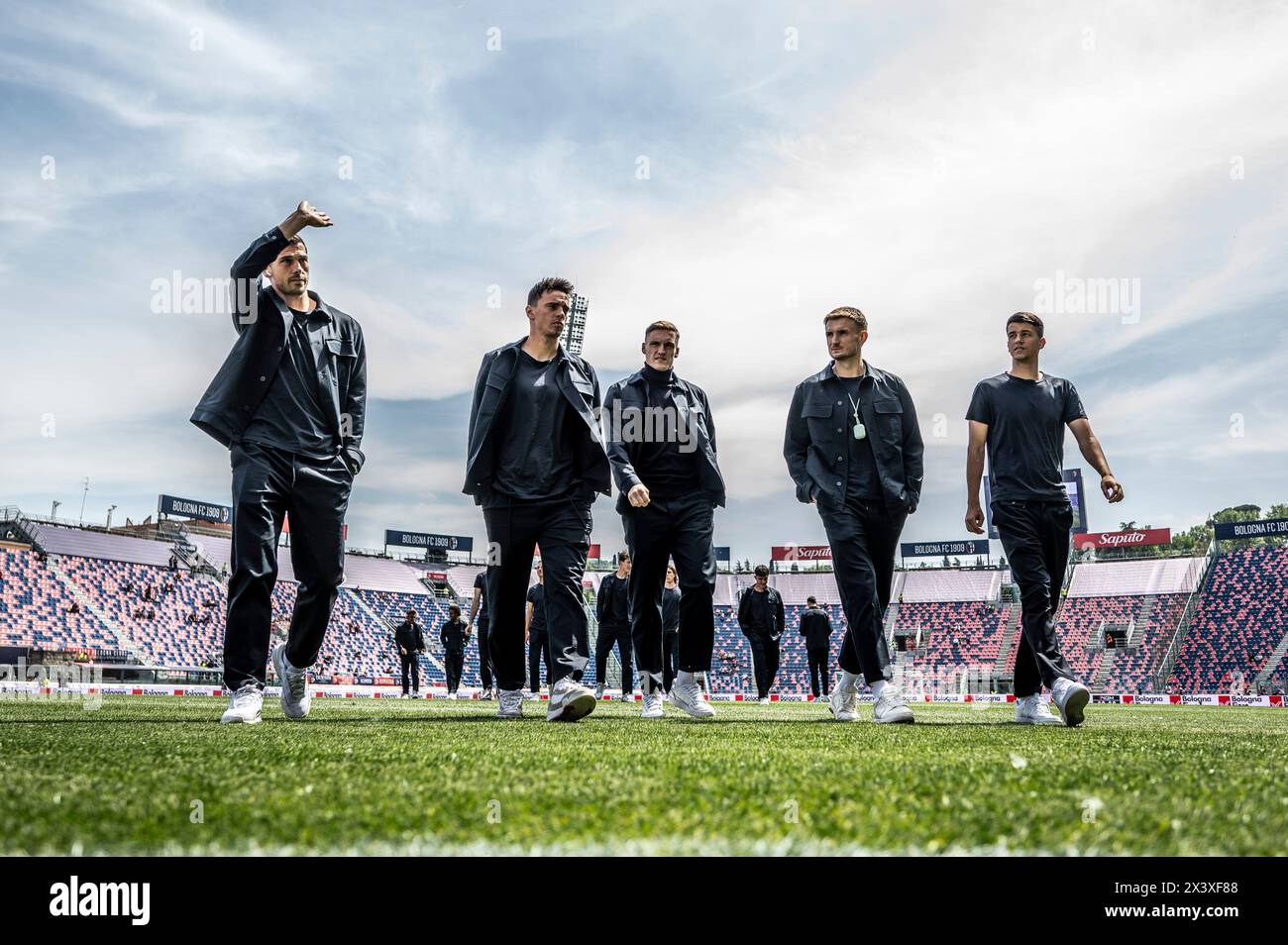 Remo Freuler (Bologna) Nikola Moro (Bologna)Michel Aebischer (Bologna ...