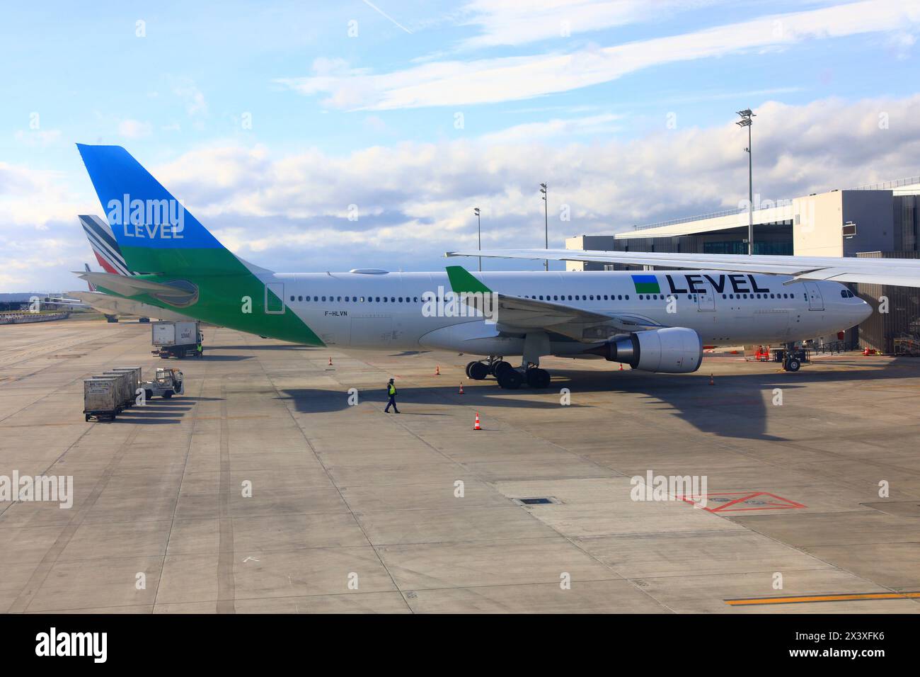 Aircraft and means of transport hi-res stock photography and images - Alamy