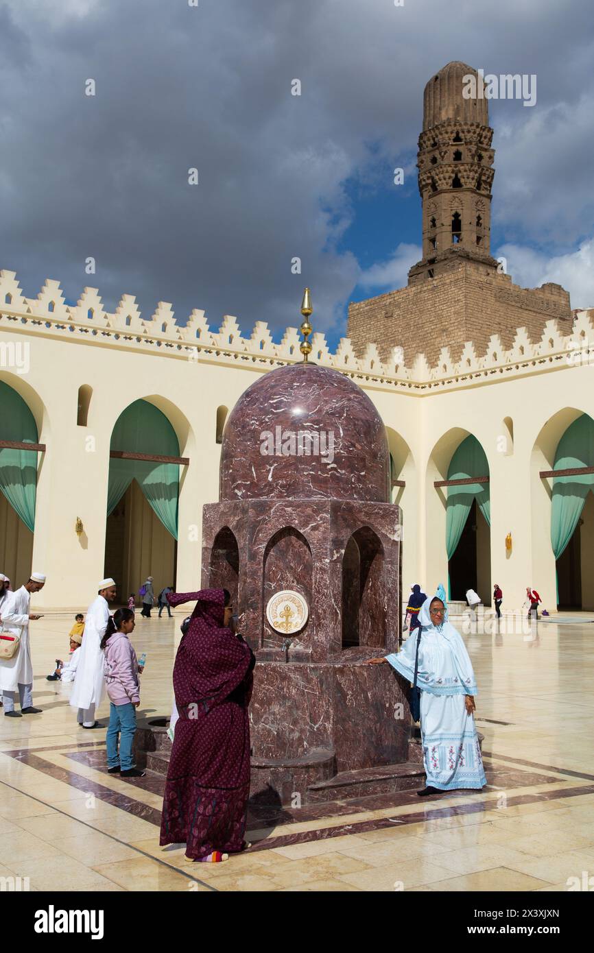 Fountain, Al-Hakim Mosque, 1013 AD, Al-Muizz Street, Historic Cairo ...