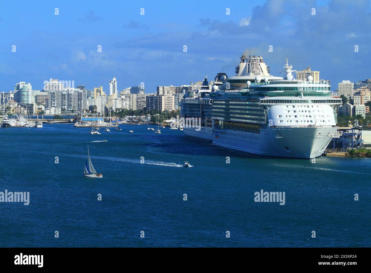 Usa, Porto Rico, San Juan. Cruise ships Stock Photo - Alamy