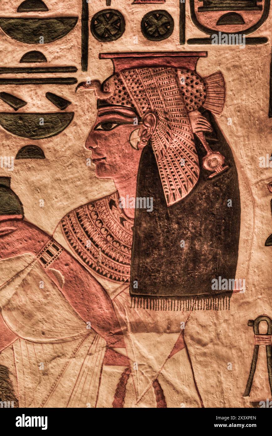 Image of Nefertari, Paintings and Relief, Tomb of Nefertari, QV66 ...