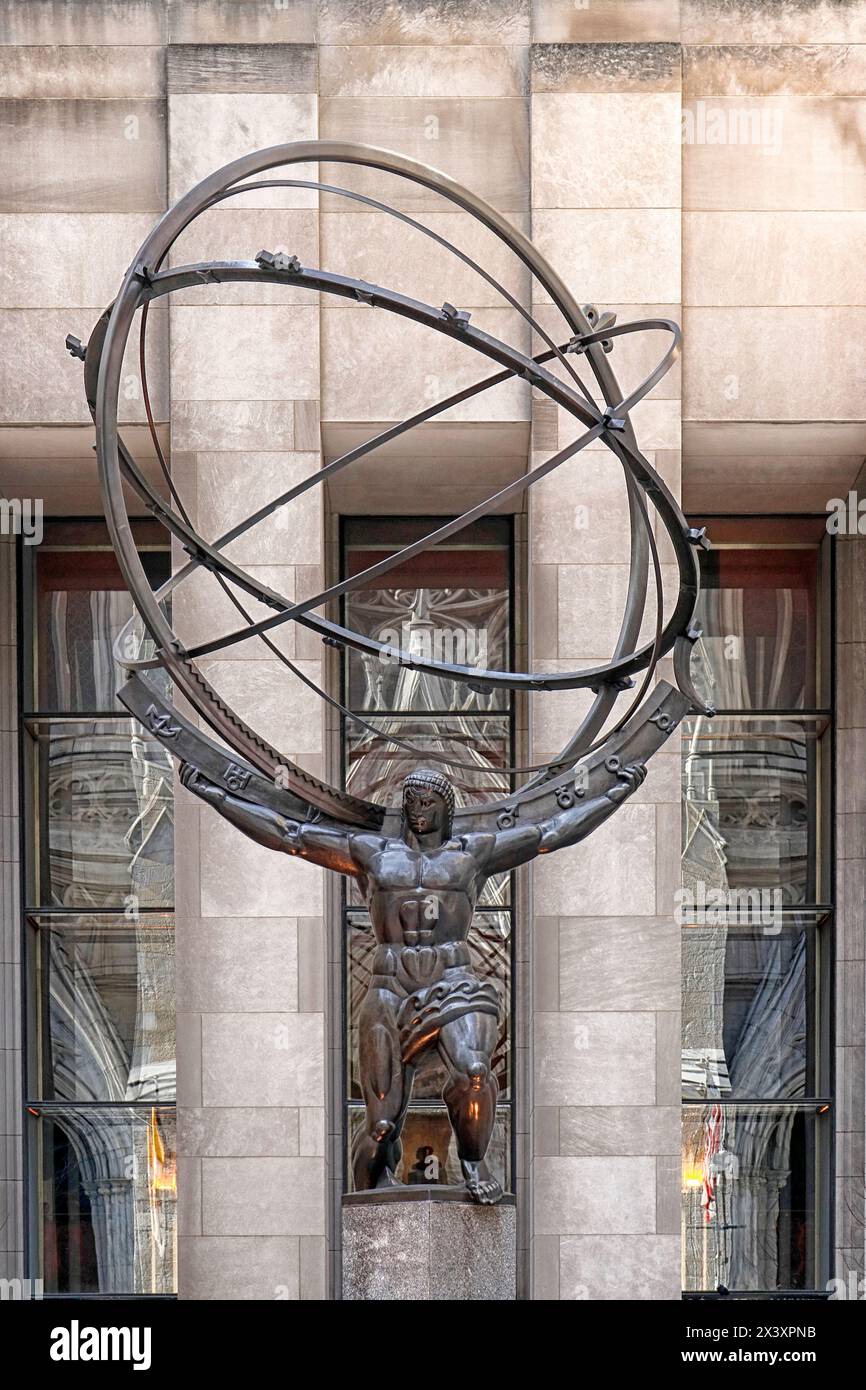USA. New York City. Manhattan. Rockefeller Center during the winter ...