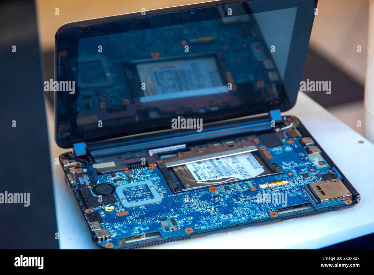 Computer interior hard drive hi-res stock photography and images - Alamy