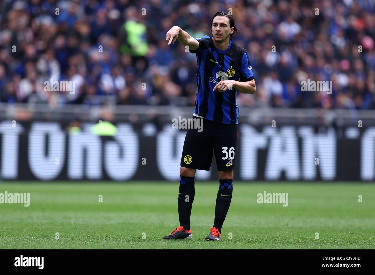 Matteo Darmian of Fc Internazionale gestures during the Serie A match ...