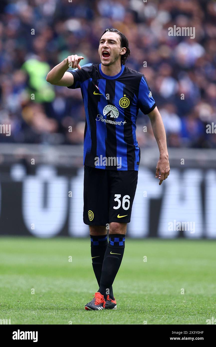 Matteo Darmian of Fc Internazionale gestures during the Serie A match ...