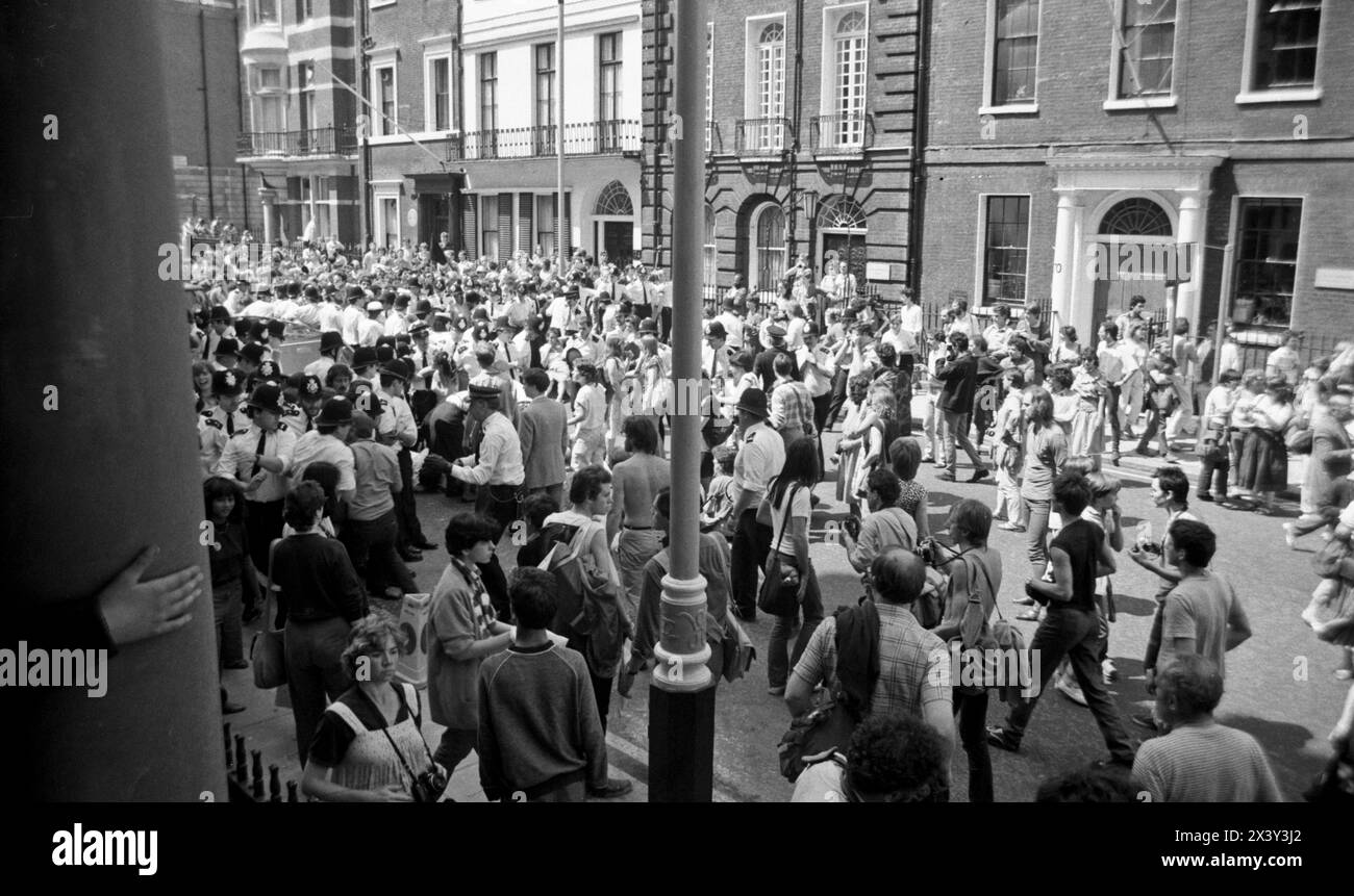 1980s uk streets Black and White Stock Photos & Images - Alamy