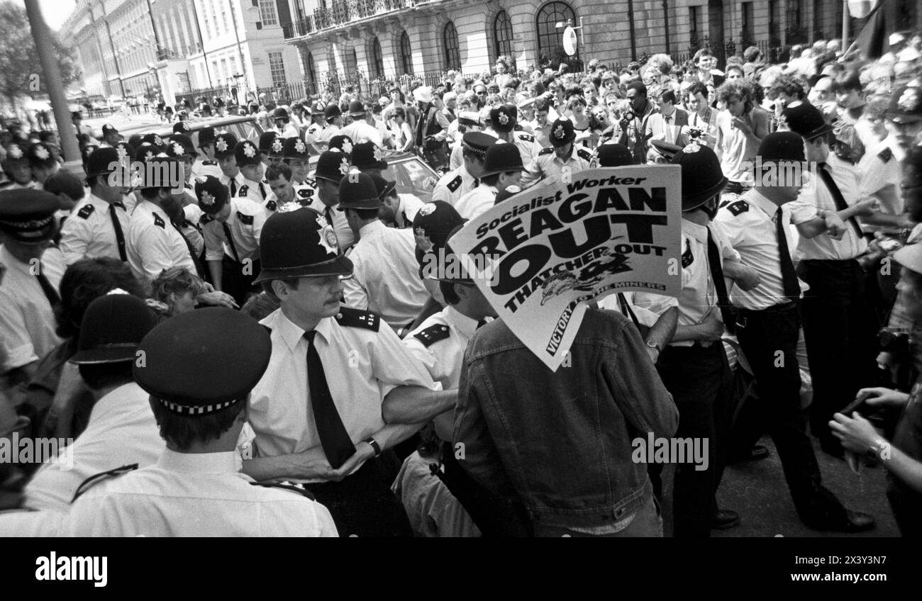1980s police london hi-res stock photography and images - Alamy
