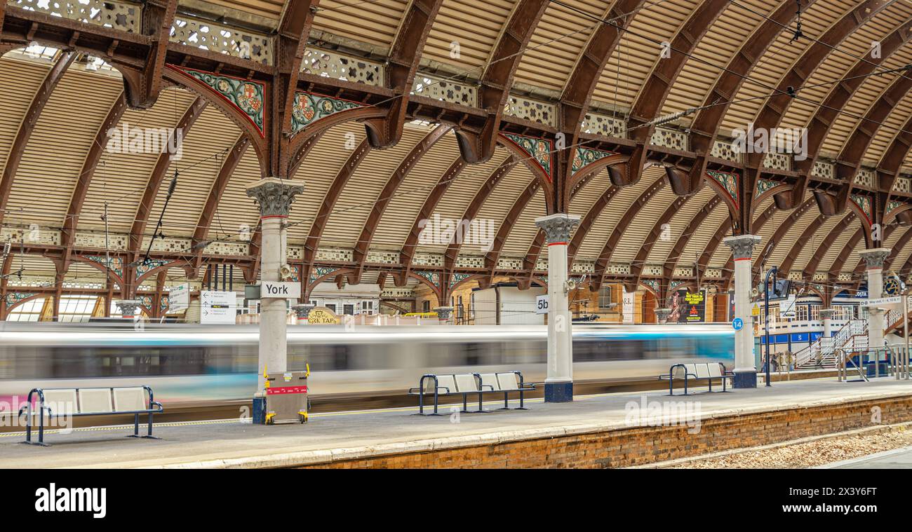 Victorian station arrival board hi-res stock photography and images - Alamy