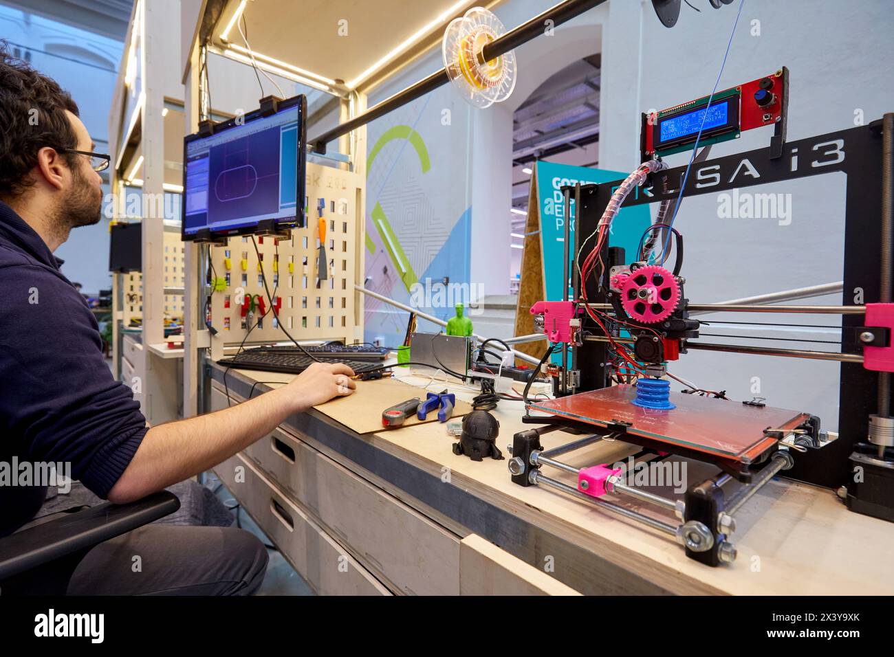 Work station, Digital manufacture and 3D design, 3D Printer, Tabakalera ...