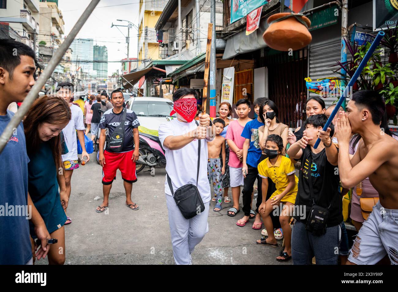 Filipino kids playing street hi-res stock photography and images - Alamy
