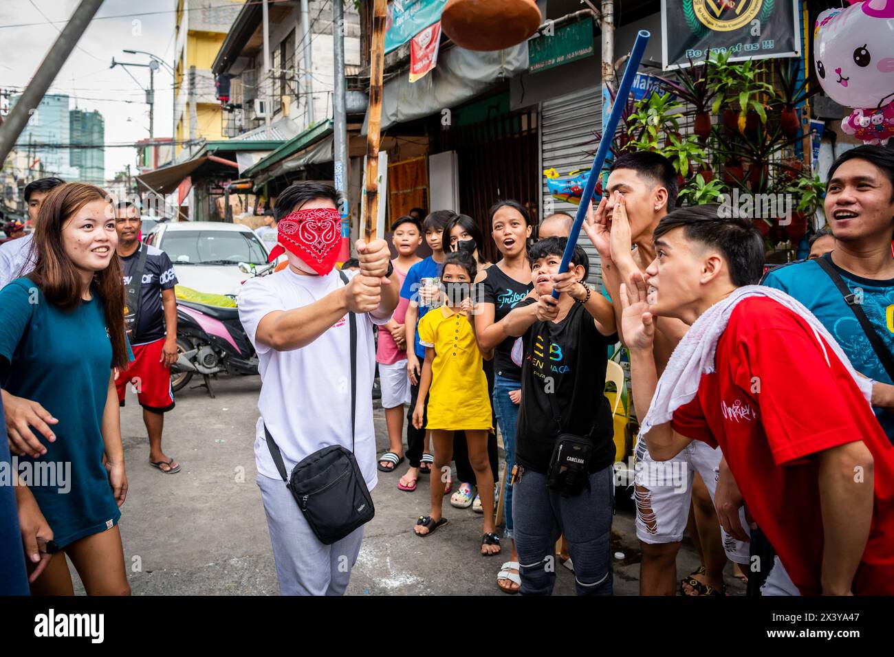 Filipino kids playing street hi-res stock photography and images - Alamy