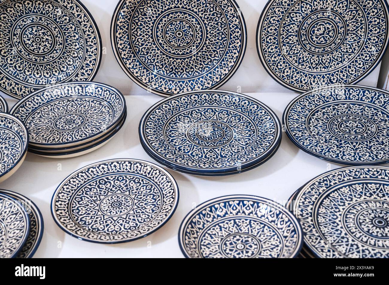 traditional Arabic Uzbek ceramic plate with hand-painted Islamic ...