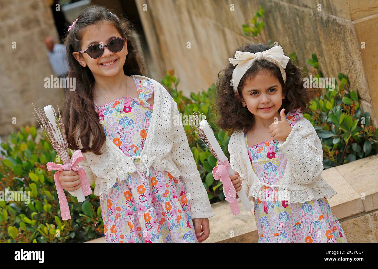 (240429) -- BEIRUT, April 29, 2024 (Xinhua) -- Orthodox Christians pose ...